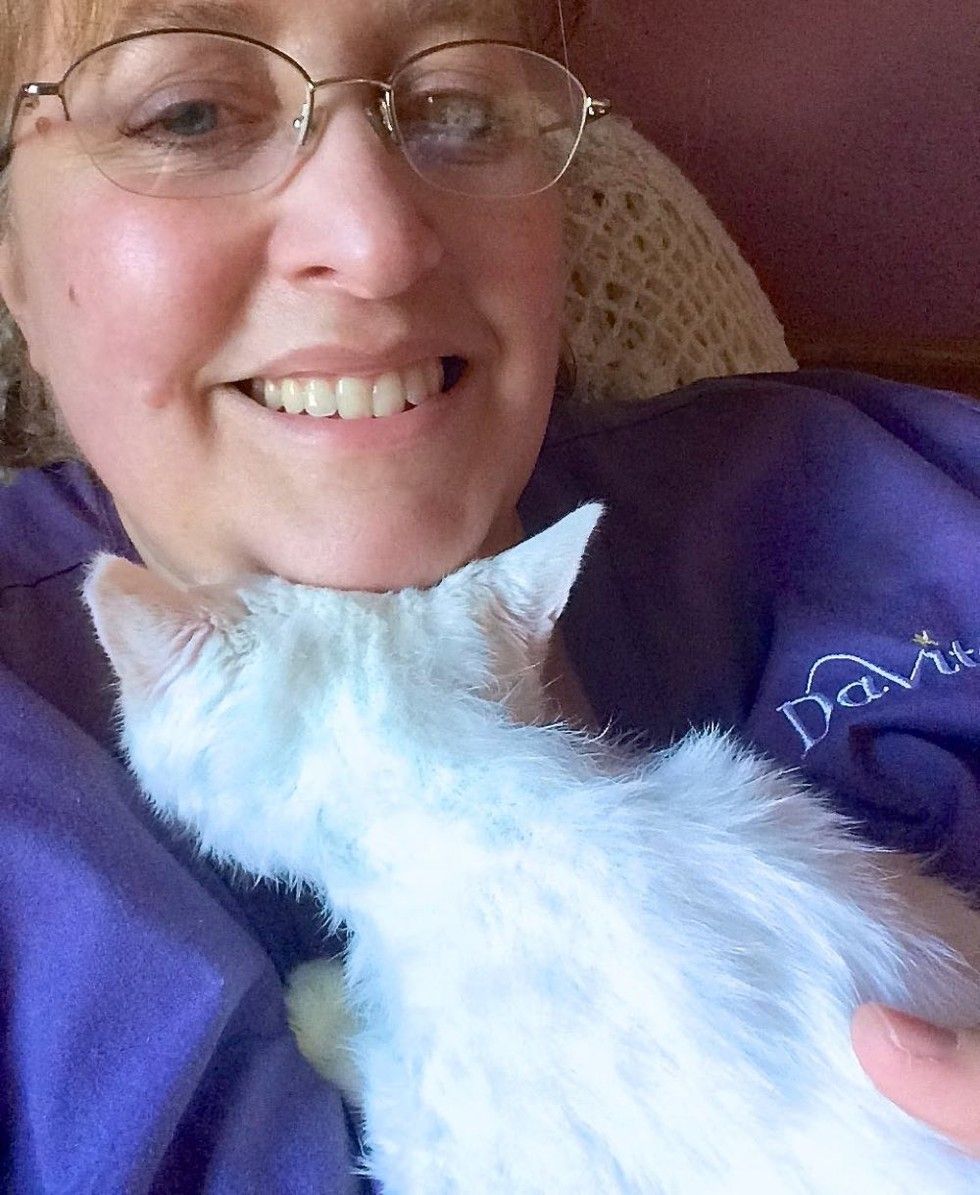 Feral Cat Saved by Kind Woman and Felt Loved for the First Time - Love Meow