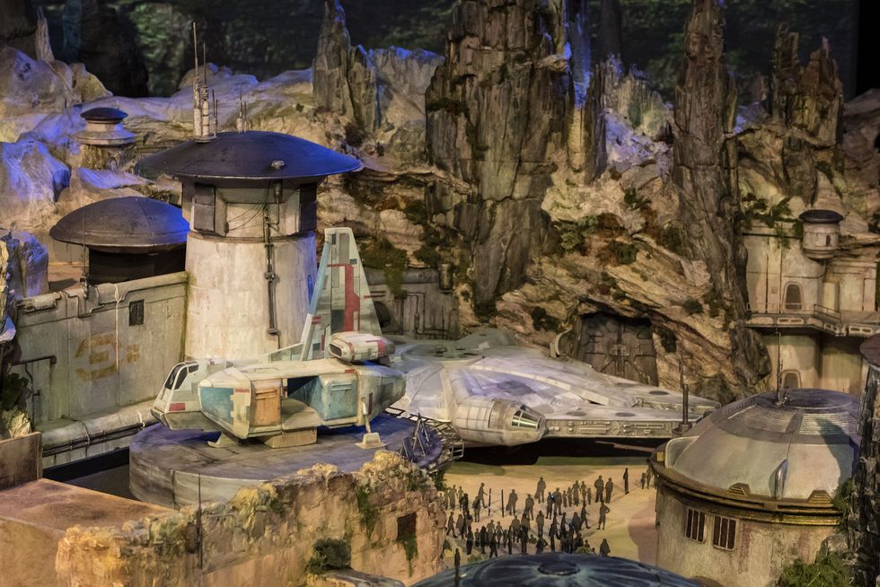Disney launches VR Star Wars at Disneyland and Disney World - Gearbrain