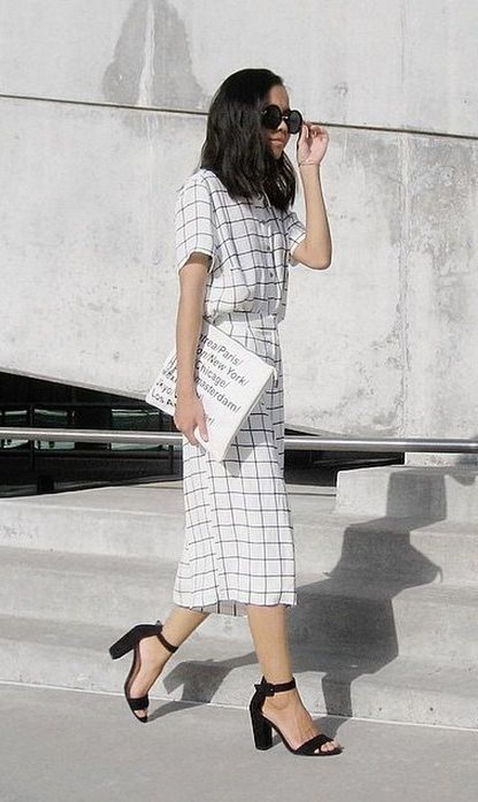 How To Dress Like A Minimalist 101