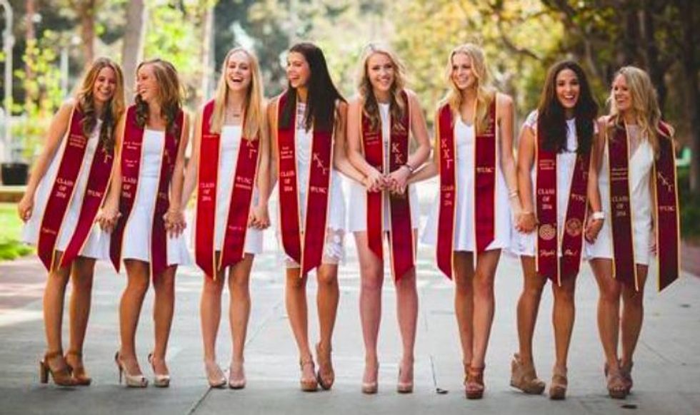10 Iconic USC Spots To Take Your Graduation Photos