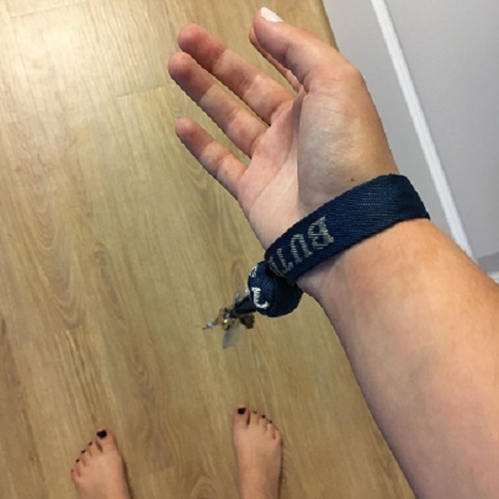 19 Unique Ways To Wear Your Lanyard