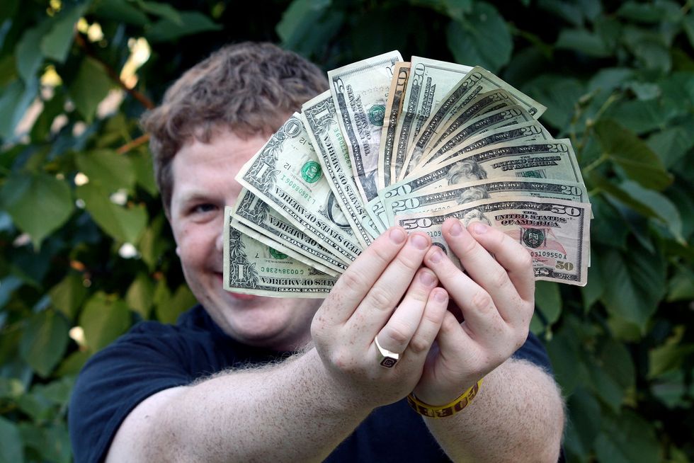 How NOT To Be A Broke College Student