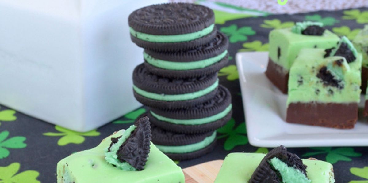 Mint Chocolate Cookies N Cream Fudge - My Recipe Magic