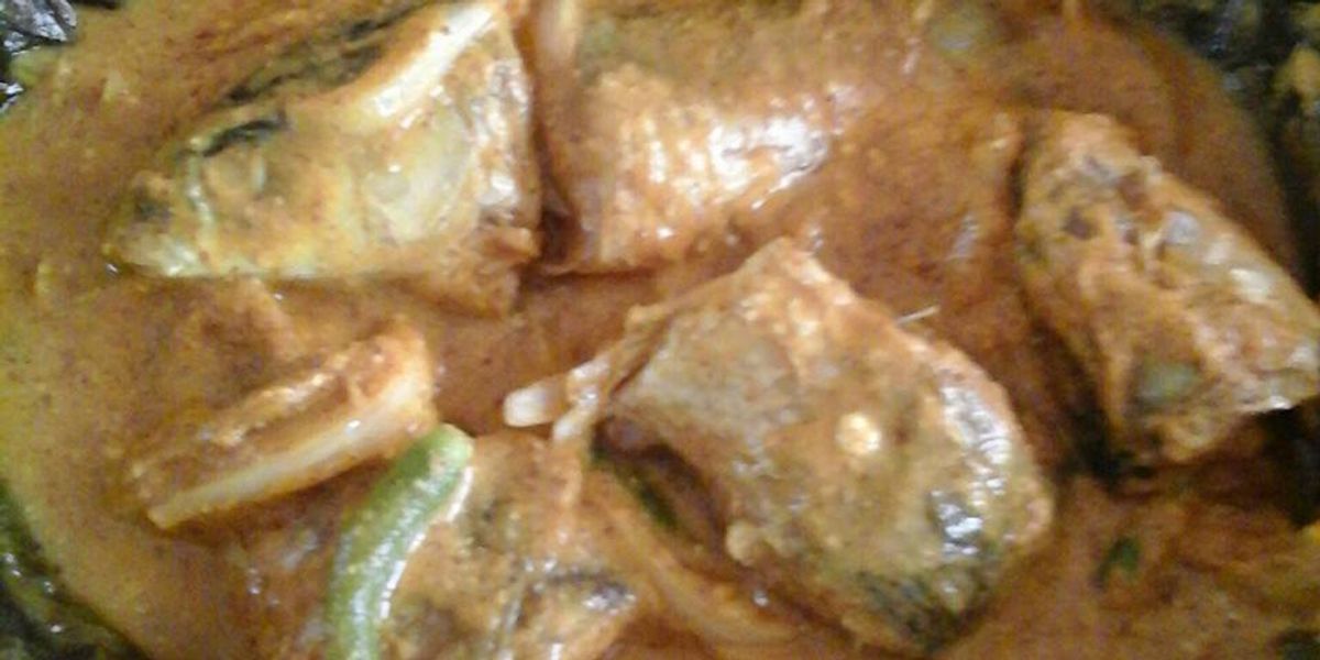 SMALL FISH PATRA PODA( Small fish wrap on lotus leaf and baked) - My ...