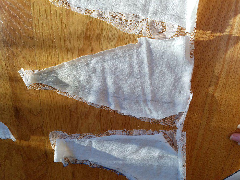 7 Steps To DIY A Lace Bralette
