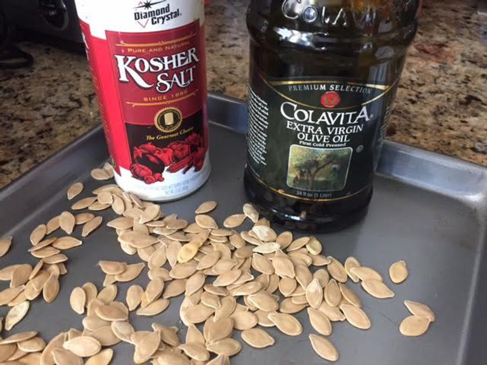 Halloween How-To: Baking Pumpkin Seeds!