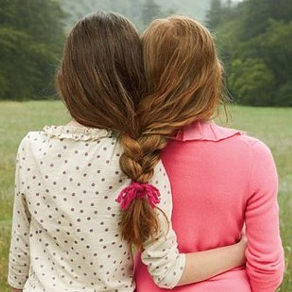 5 Things That Happen When You Reunite With Your Long Distance BFF
