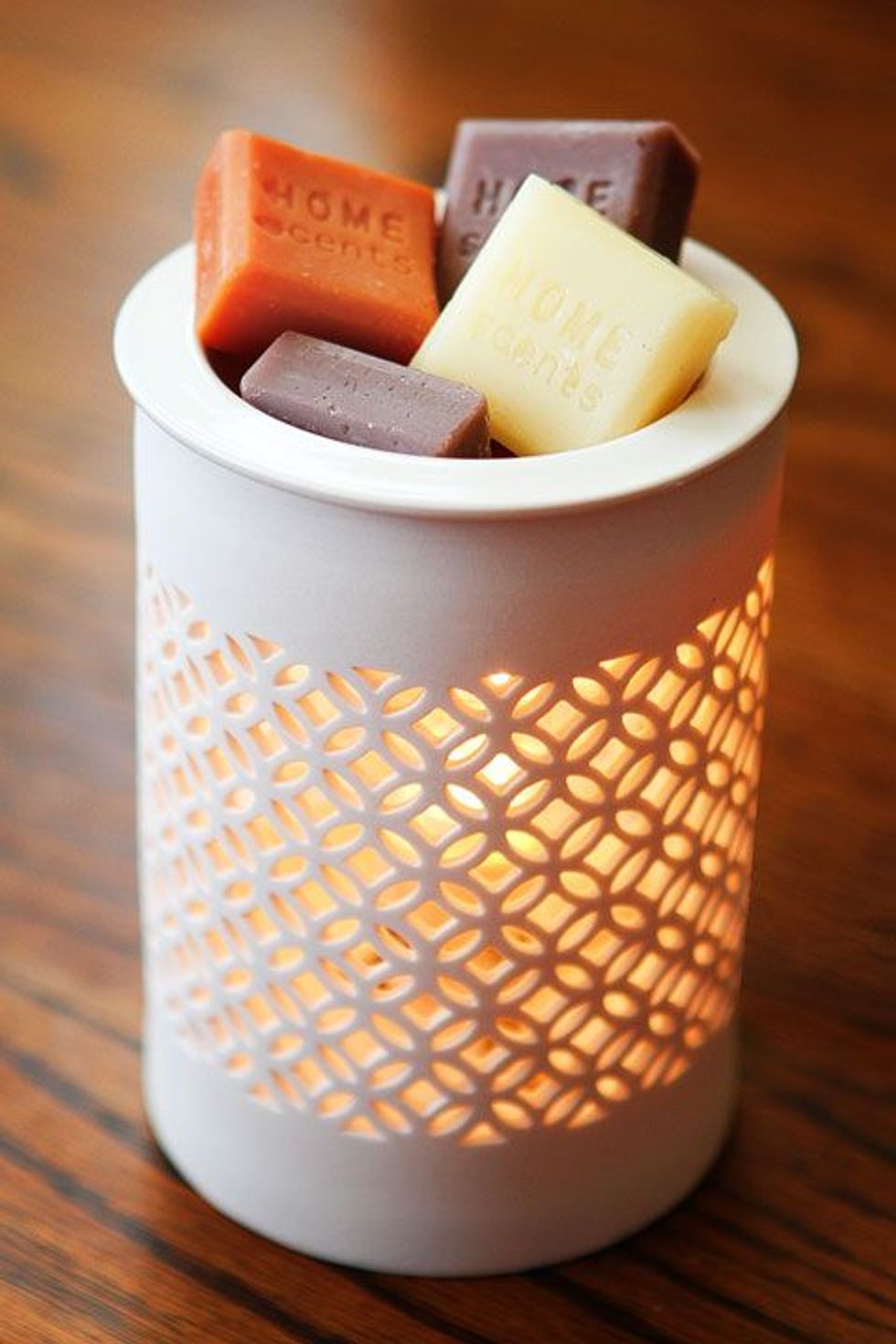 13 Essentials To Create That Certain Ambiance In Your Room