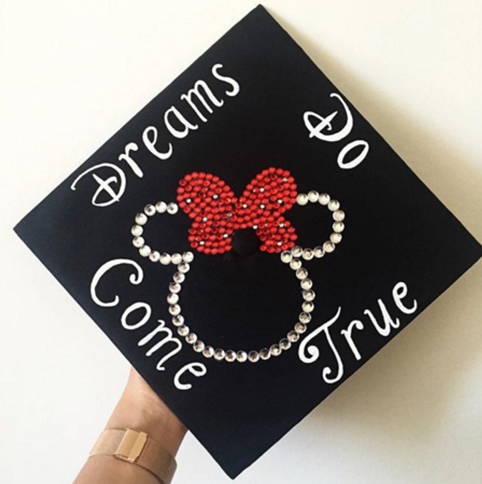 25 College Graduation Caps For Disney Lovers That Are Pure Magic