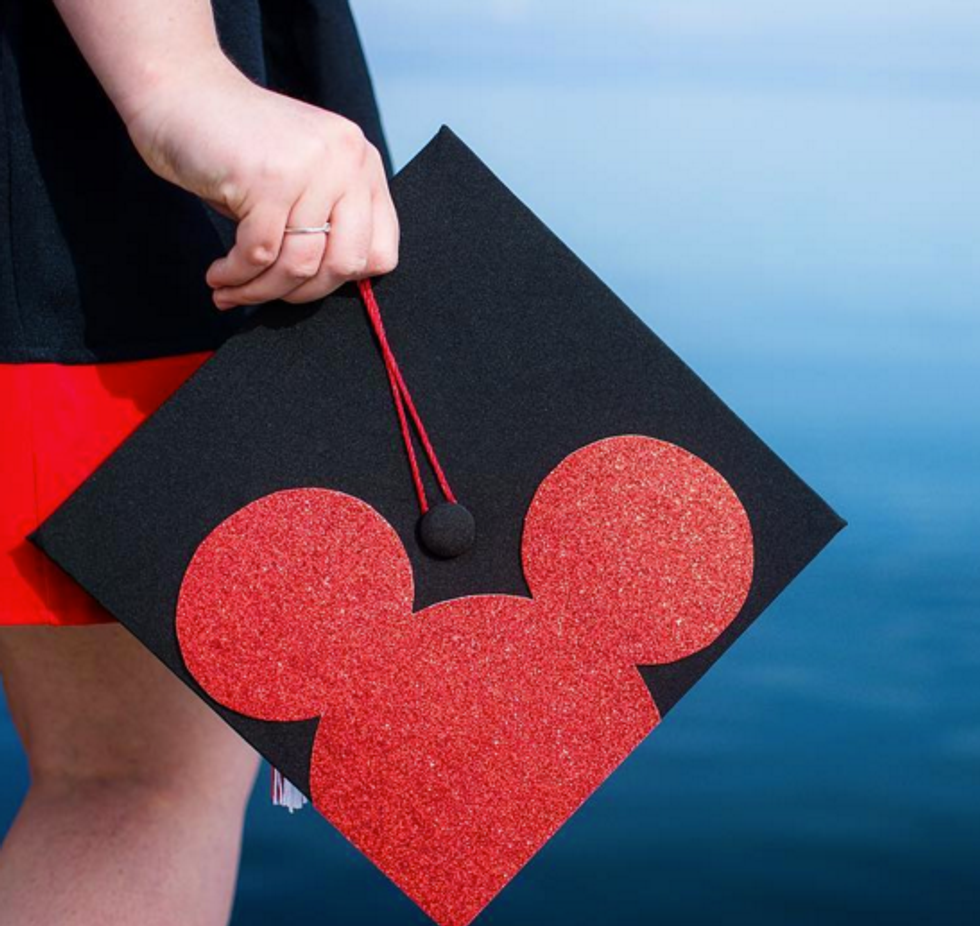 25 College Graduation Caps For Disney Lovers That Are Pure Magic