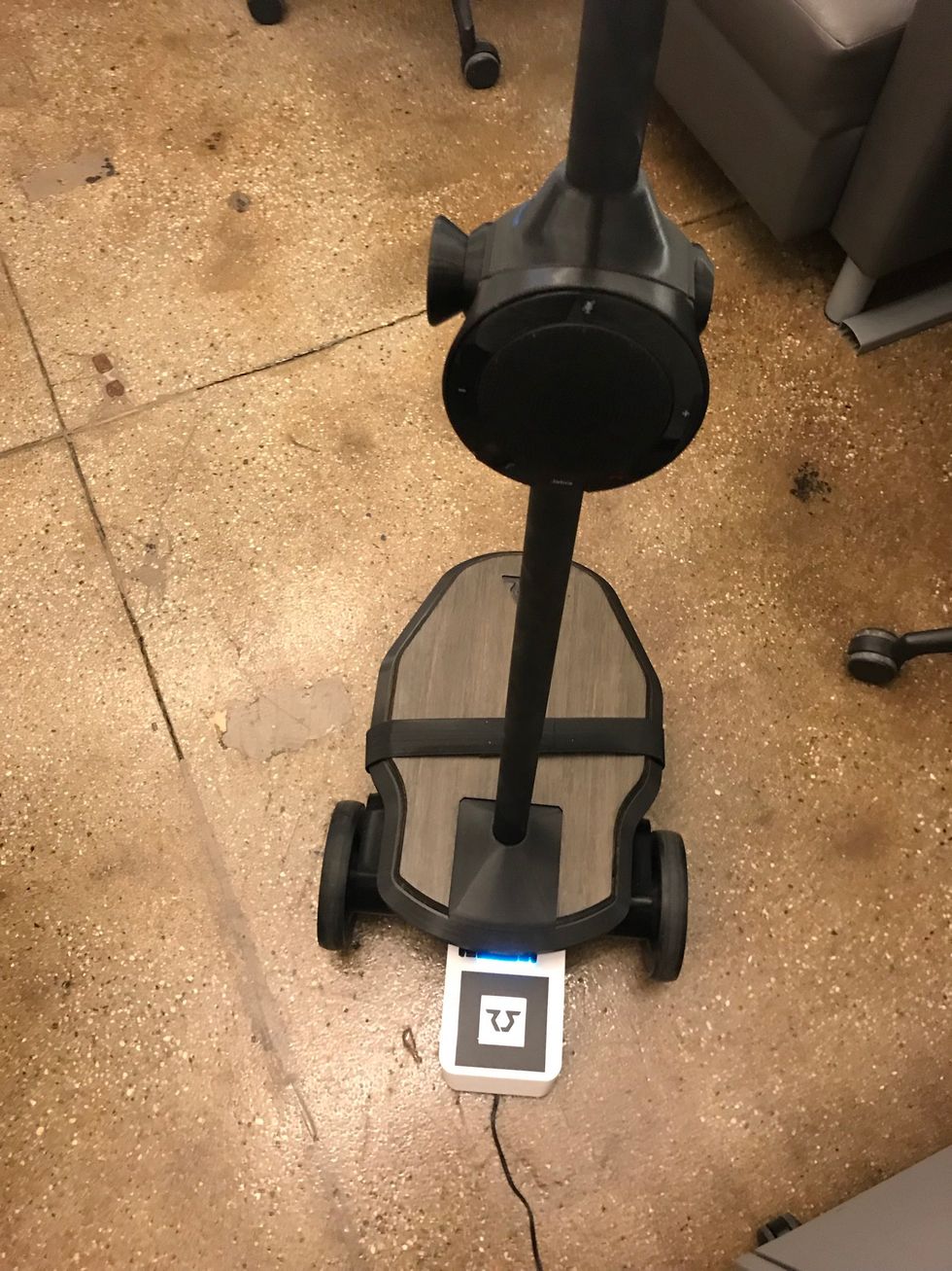 Ohmni Home Robot Review: New way to connect in a smart home - Gearbrain