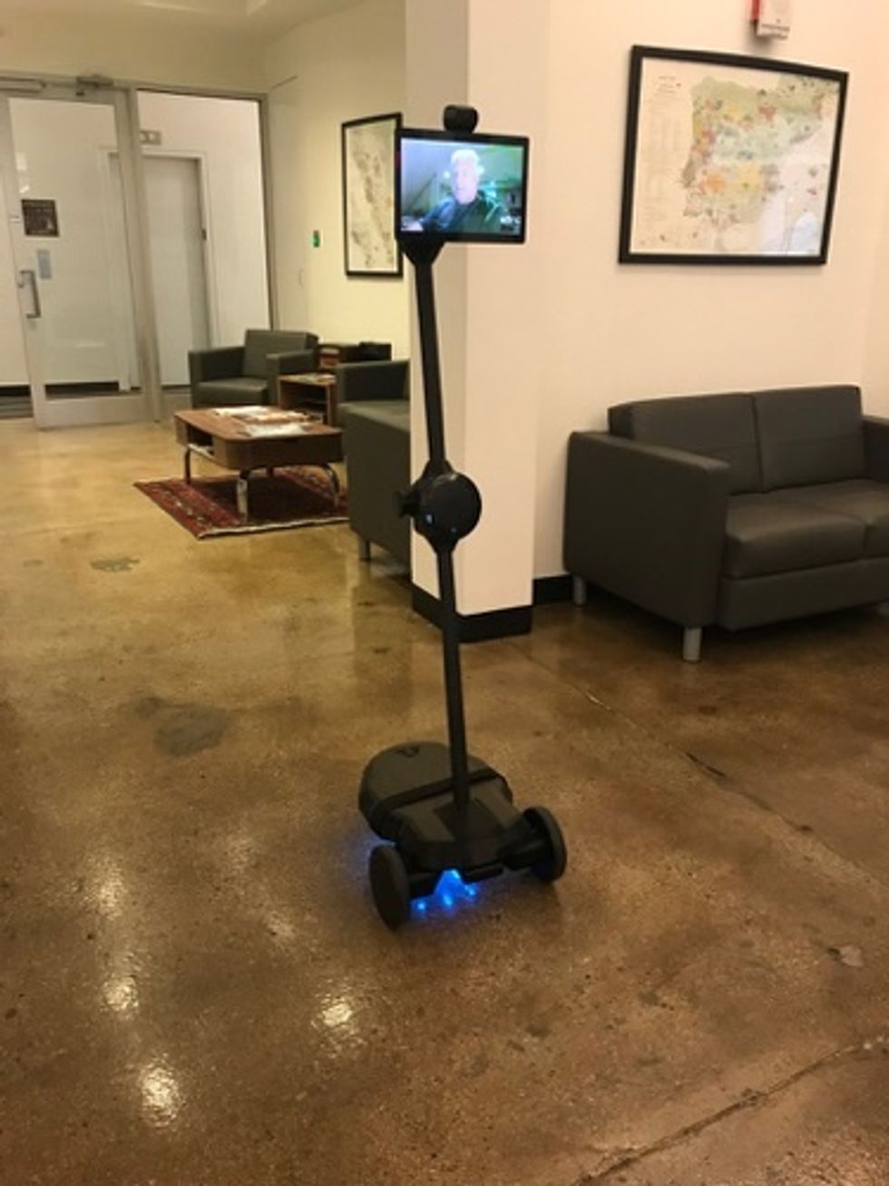 Ohmni Home Robot Review: New way to connect in a smart home - Gearbrain