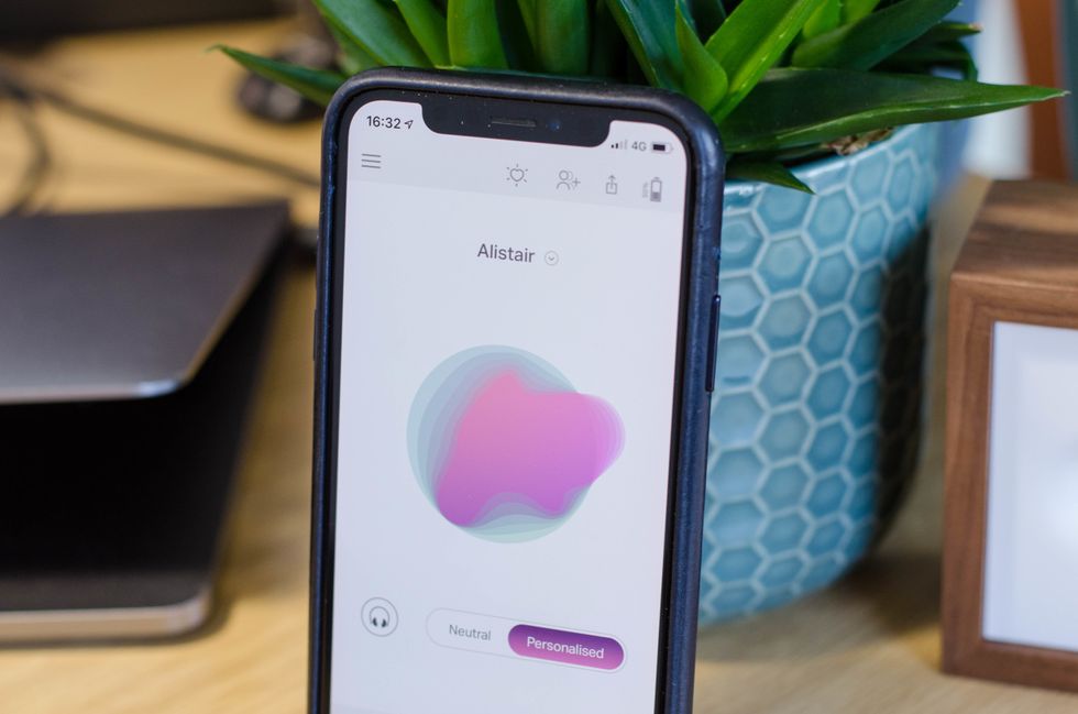 Nuraphone review: These headphones adjust to how you hear - Gearbrain