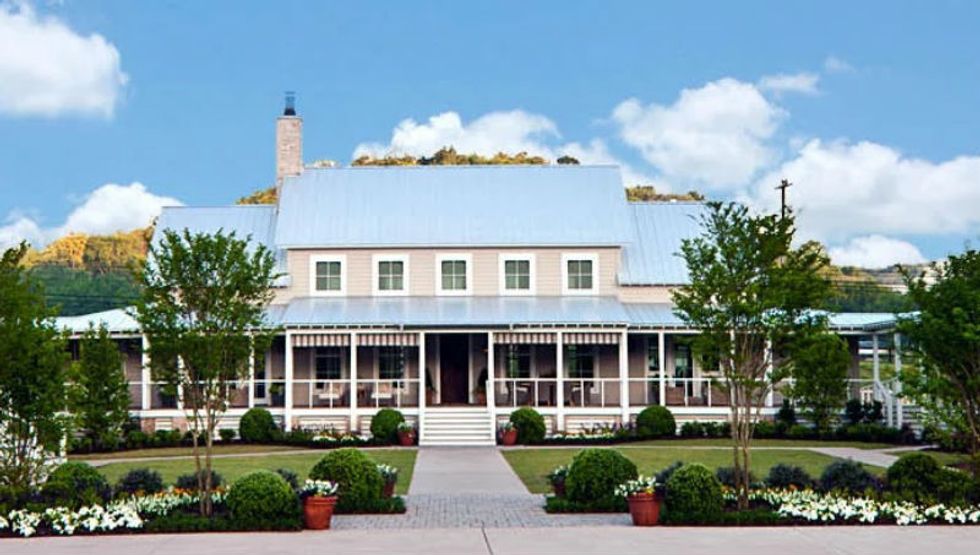 Barbara Mandrell’s former log mansion is now one of the area’s biggest ...