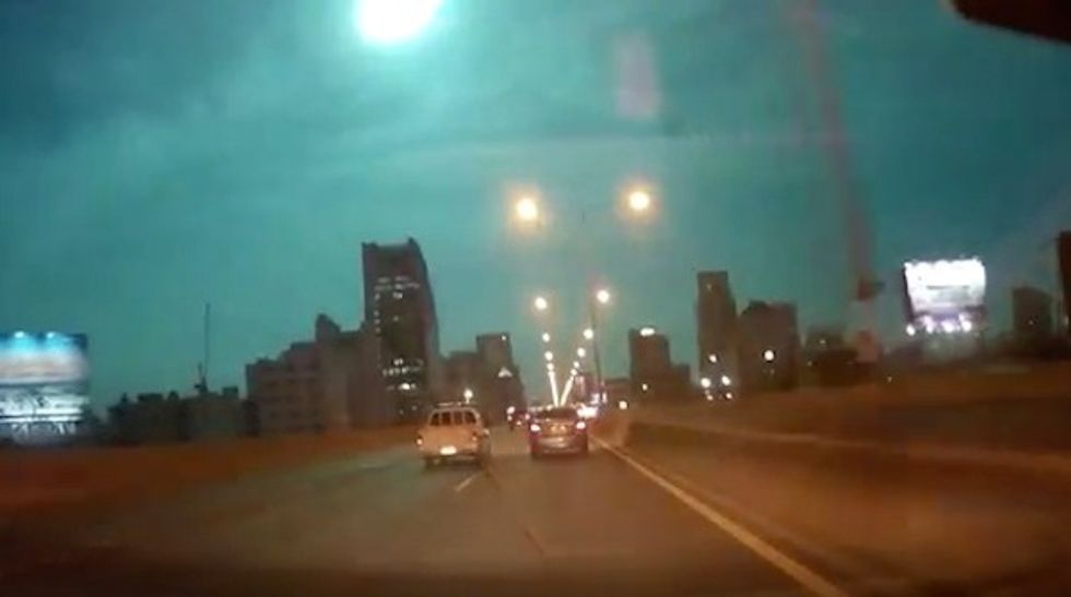 Taurid Meteor 'Swarm' Delivers a Mesmerizing Blue-Green Fireball - TheBlaze