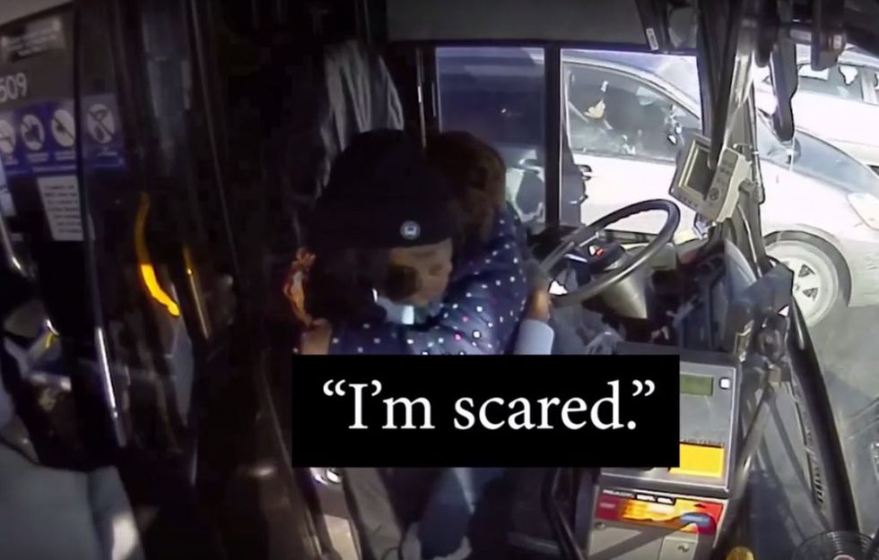 Terrified girl, 6, rushes into bus for help after mom has seizure. The ...
