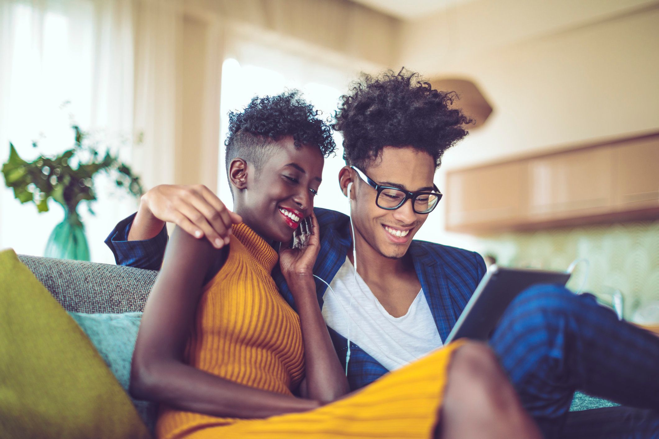 7 Love Podcasts That You & Bae Need On Your Couples Playlist - xoNecole ...