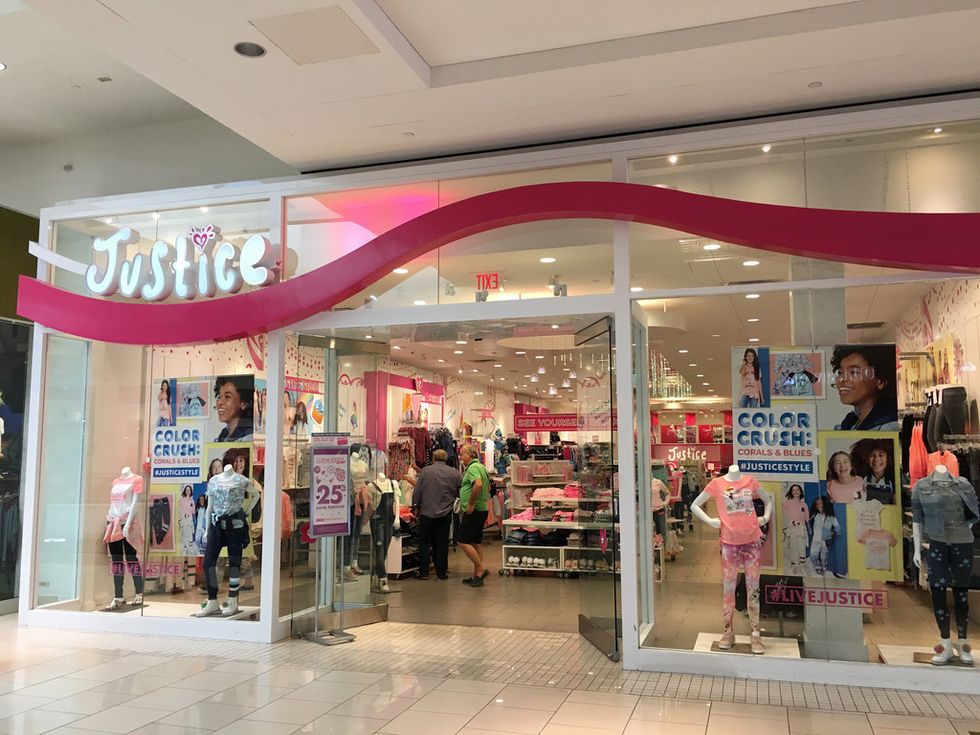 6 Stores That Defined My Middle School Fashion Sense