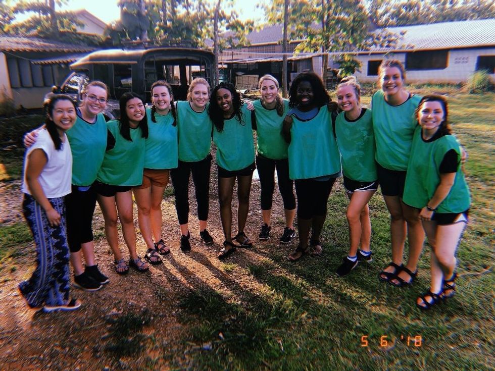 22 Things To Do With Your Friends Before You Graduate