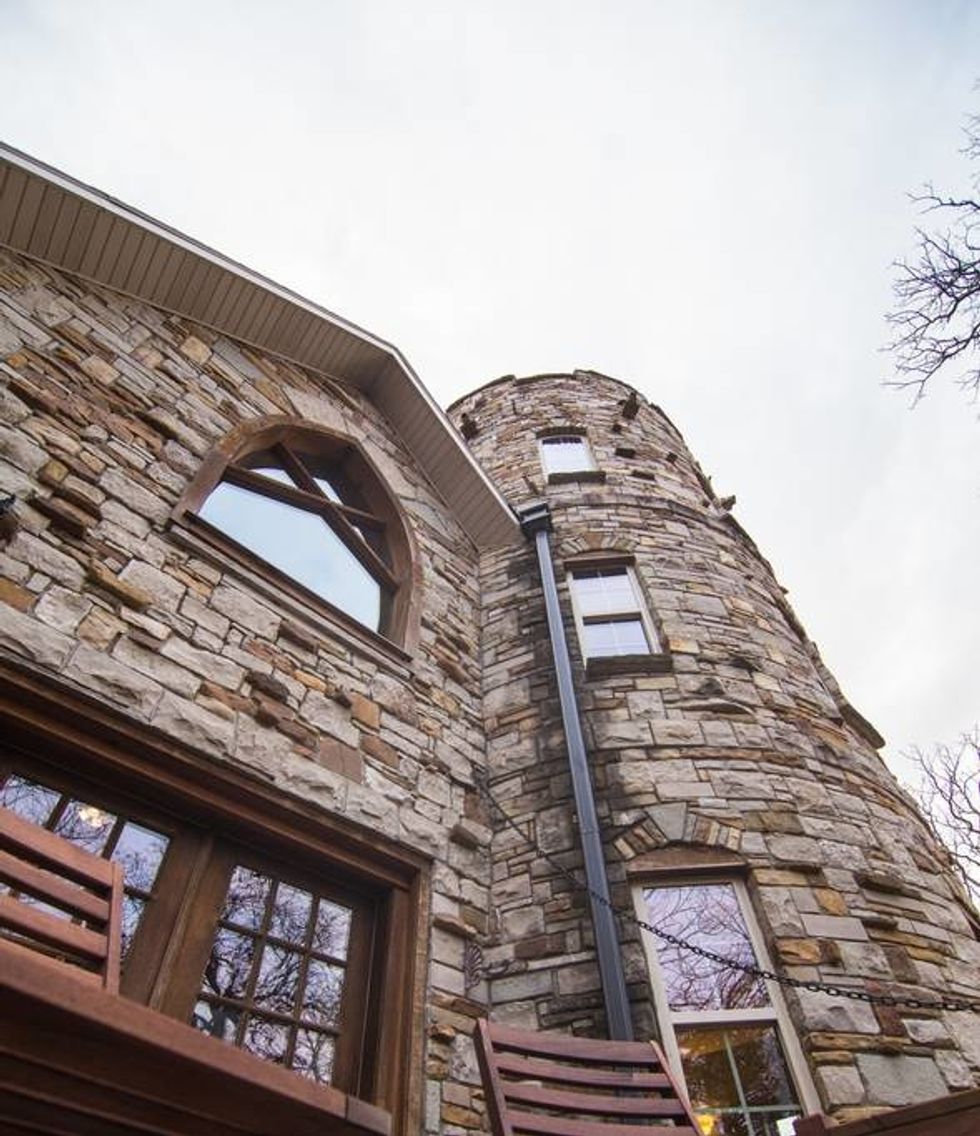 You can stay in this unique castle in the Arkansas wilderness - It's a ...