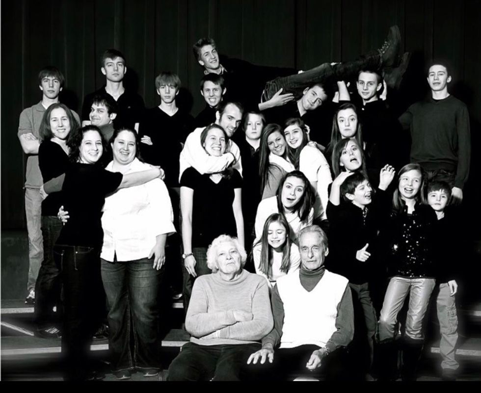 7 Things You Learn When You Grow Up With A Big Family