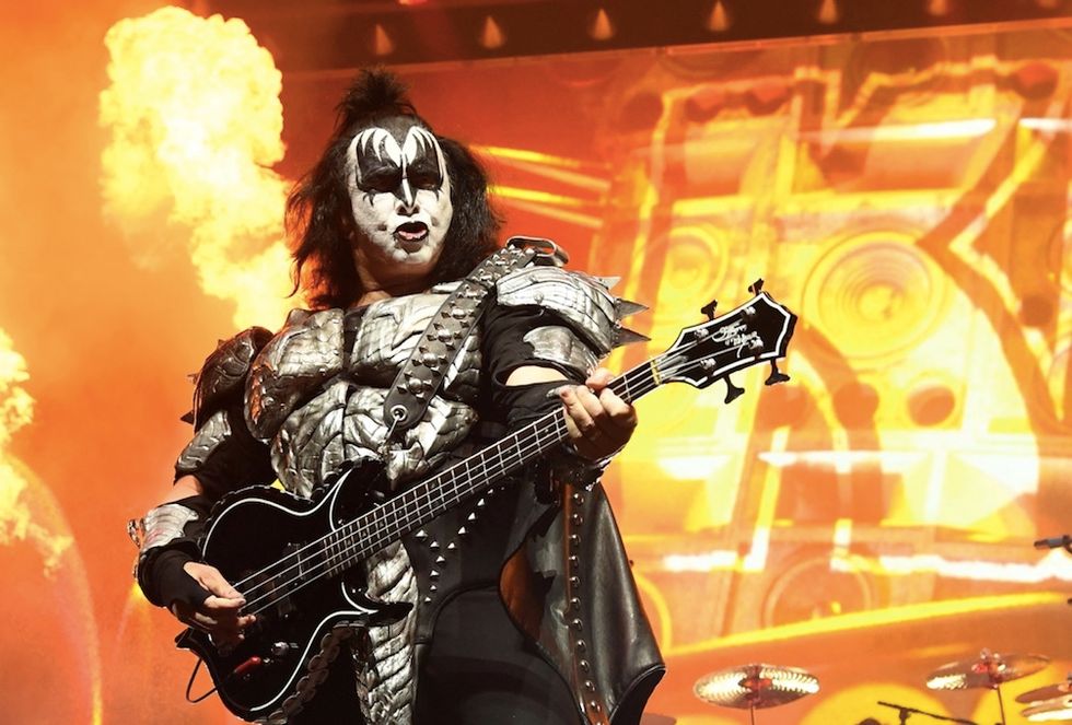 Rocker Gene Simmons fights back tears at Pentagon talking about how ...