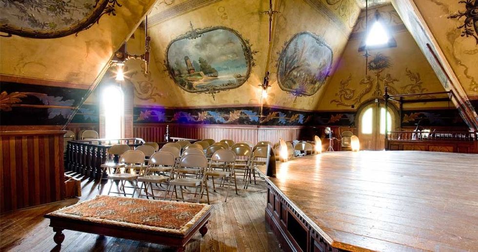 Is the opulent mansion Korner’s Folly really the ‘strangest home in the ...