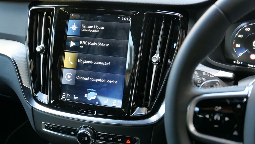 Car tech review: Volvo S60 Sensus infotainment with CarPlay - Gearbrain