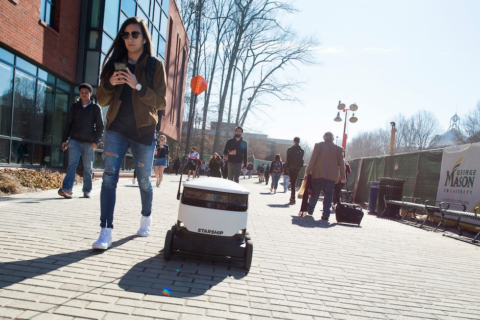 Robots delivering food to college campuses for 2021 - Gearbrain