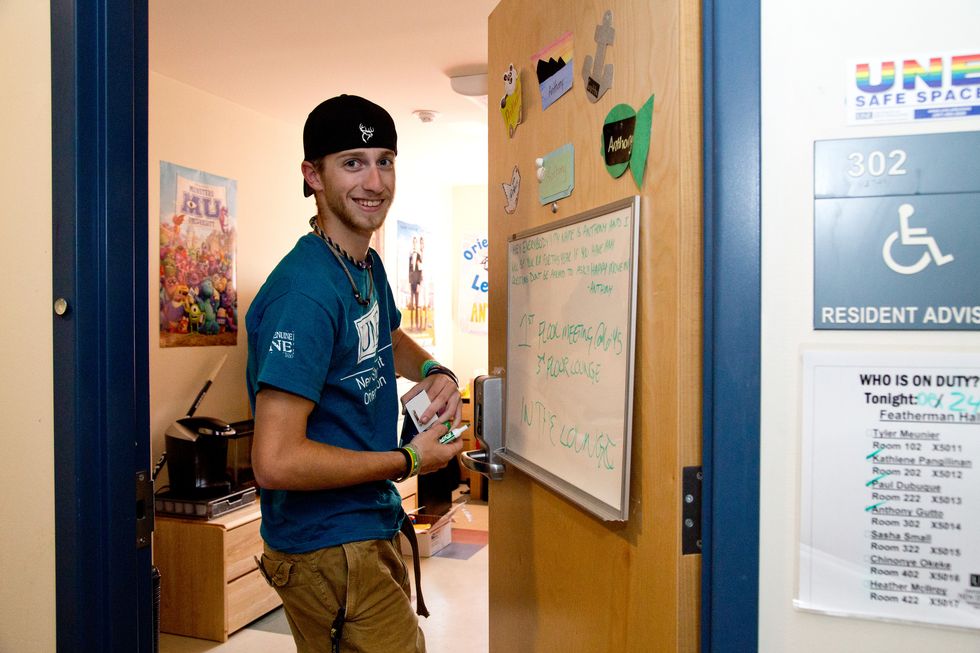 10 Giveaways You Are The RA On Your Dorm's Floor So Tragic You Can't ...