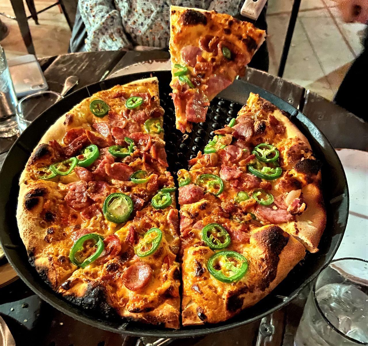 Alabama eatery serves most Southern pizza ever: It's topped with ...