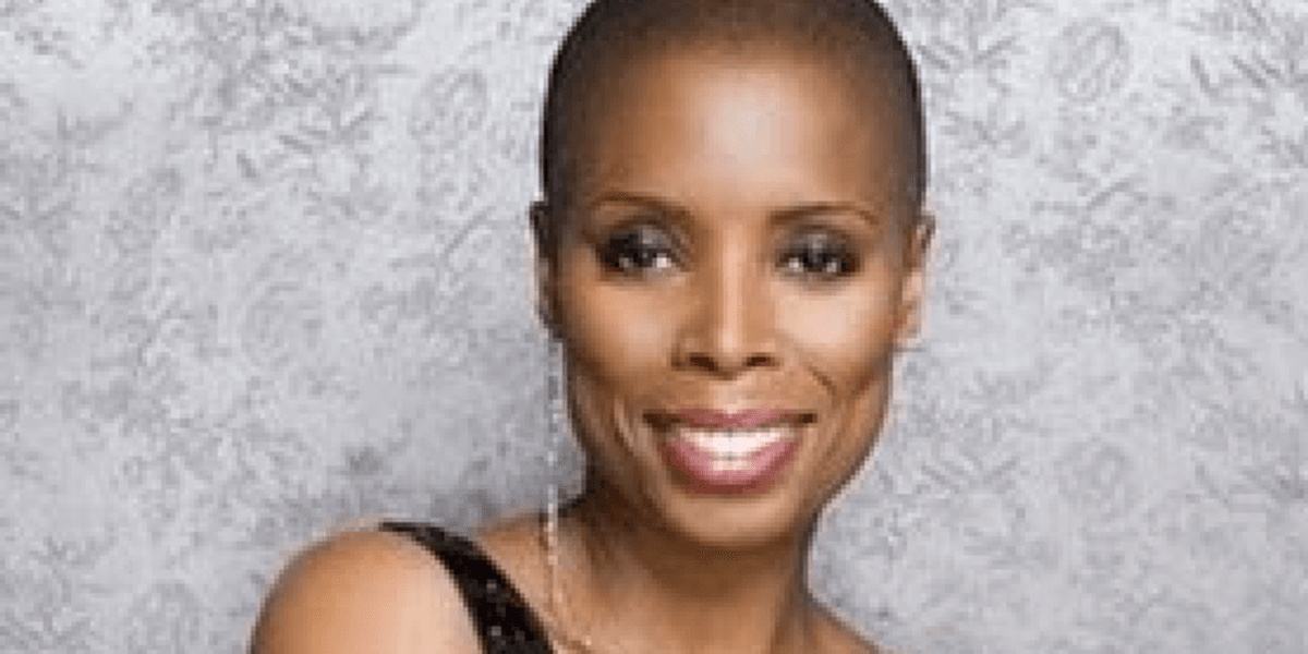 Sidra Smith Reveals Why She's Been Bald For 15 Years - xoNecole: Women ...