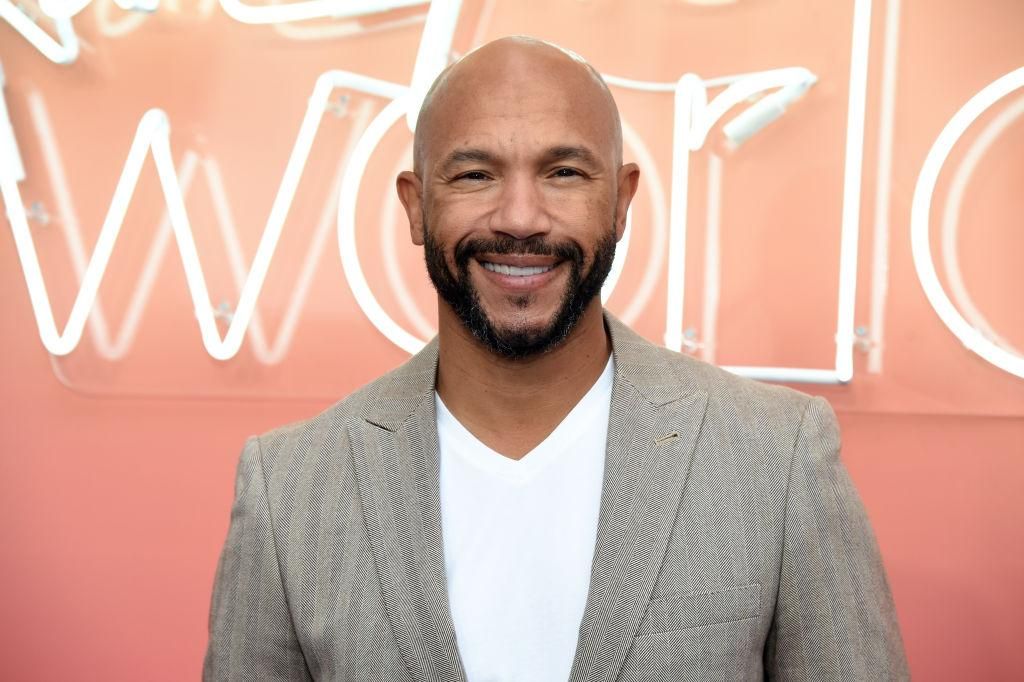 Stephen Bishop On Relationship Deal-Breakers & Obsession - xoNecole ...