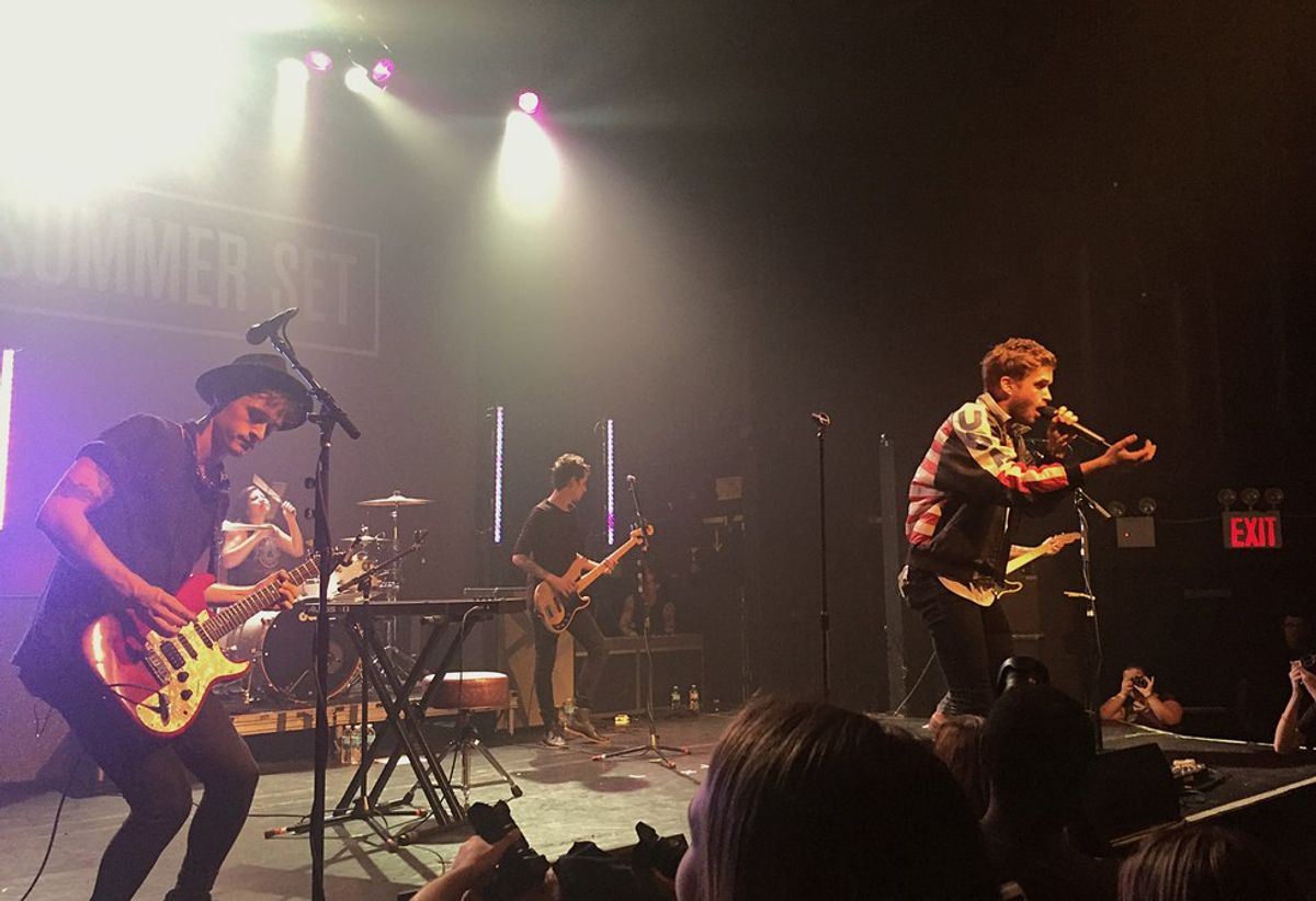 18 Things Every Concert Junkie Lives For