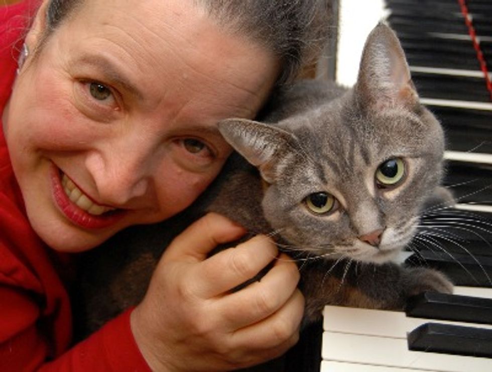 Special Interview - Nora, the Cat Pianist - Love Meow