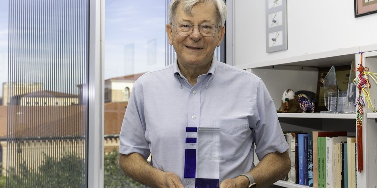 Rice University's Peter Hartley accepts Adelman-Frankel Award - Energy ...