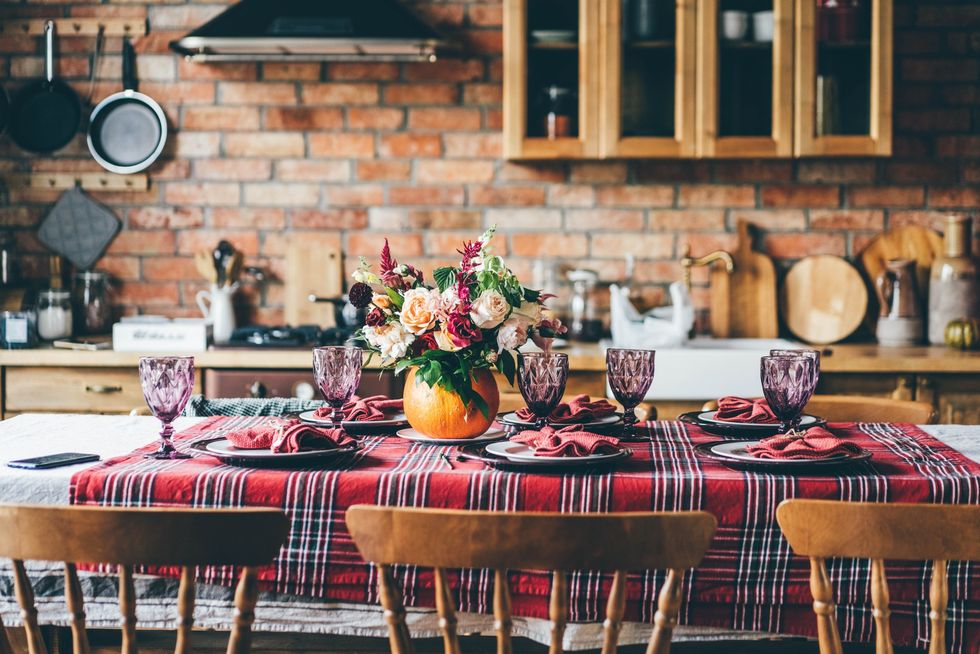 Thanksgiving Tablescapes: How To Create Your Dream Table - xoNecole
