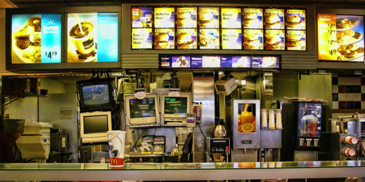 Sneaky ways fast food places get you to spend money - Upworthy