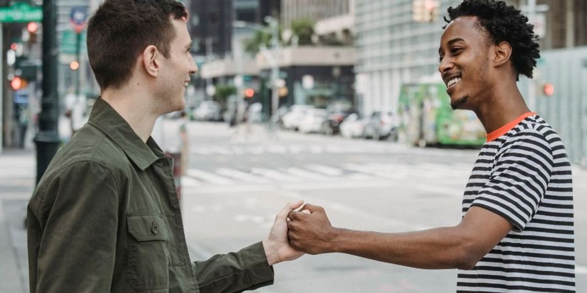 Amanda Seals breaks down history of DAP handshake - Upworthy