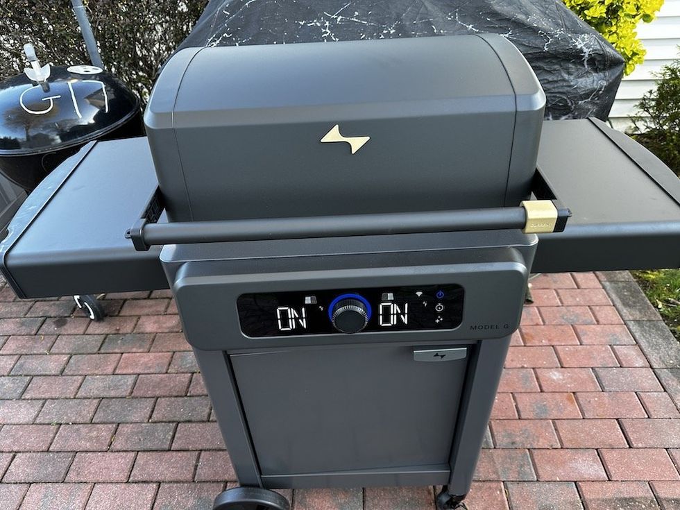 Current Model G Dual Zone Grill: Performance & Precision - Gearbrain