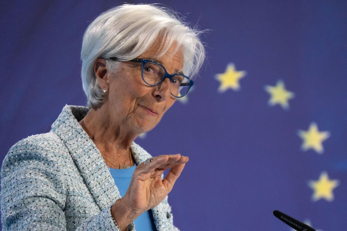 Lagarde promette tassi alti. Qualcuno le faccia capire che fa impazzire ... Lagarde promette tassi alti. Qualcuno le faccia capire che fa impazzire ...