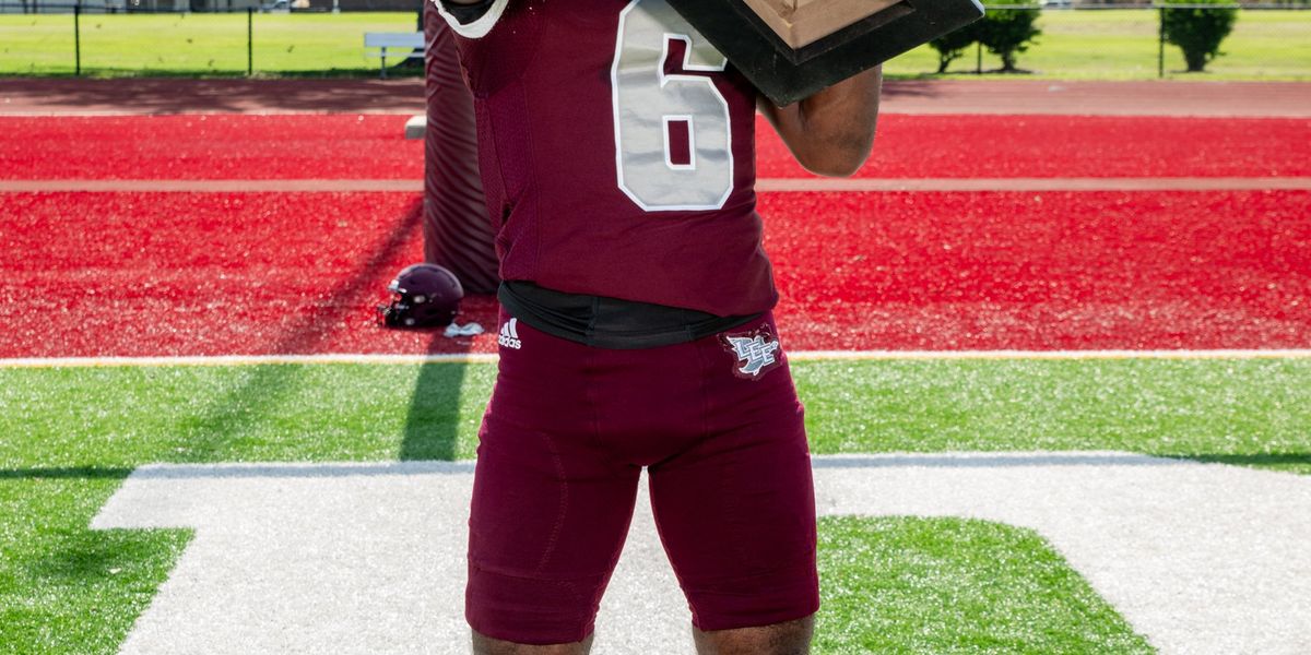 TAKING UP THE MANTLE: Lee's Joseph stepping in behind center - VYPE