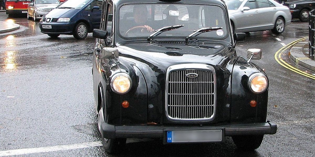 London's cab drivers' tradition for families of sick kids - Upworthy