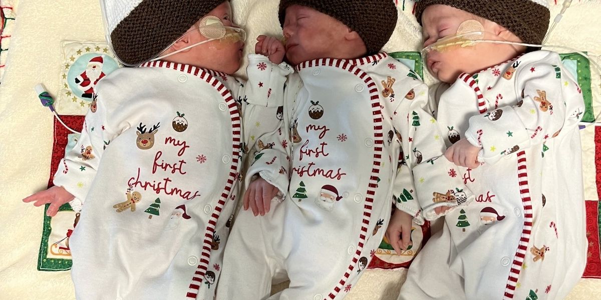 Couple that couldn't conceive welcomes identical triplet boys - Upworthy
