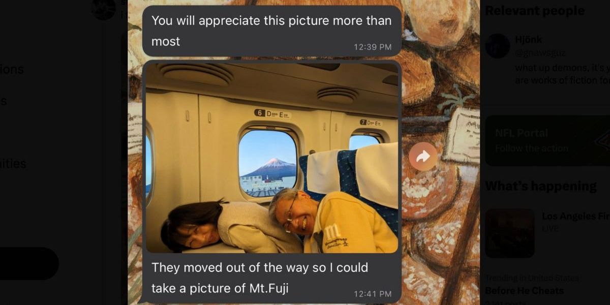 People adore this joyful couple ducking for a Mt. Fuji photo - Upworthy