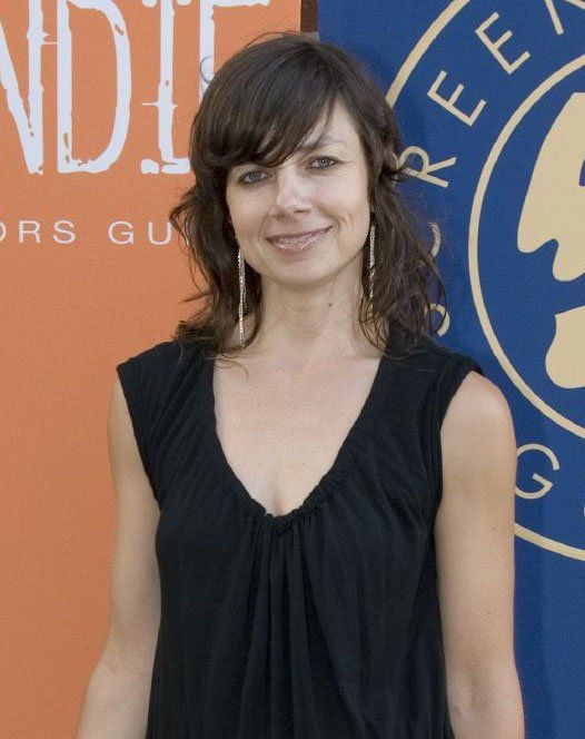 Justine Bateman boldly embraces her aging face - Upworthy