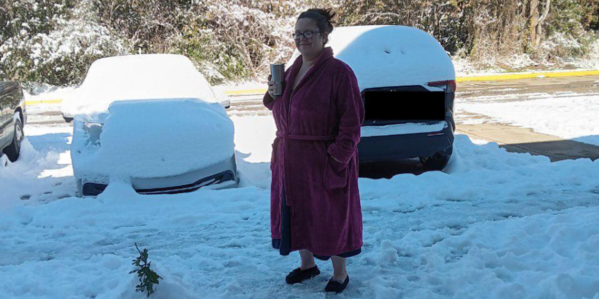 Woman with eye disease sees huge snowfall for the first time - Upworthy