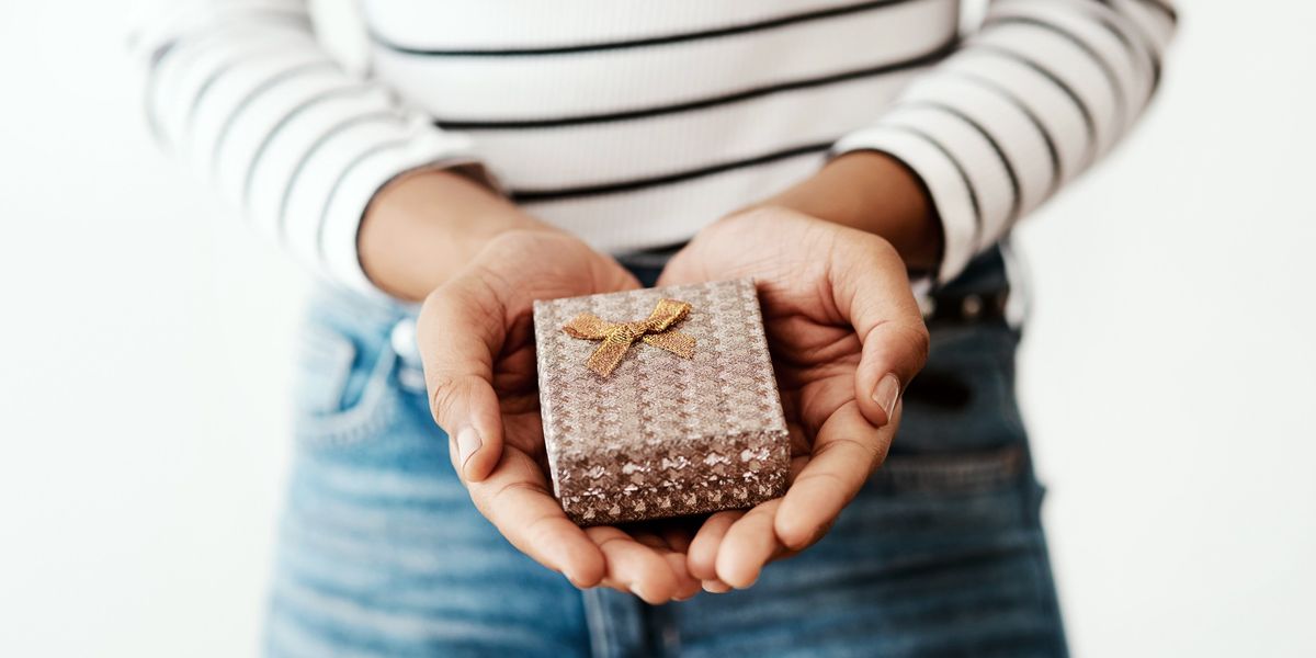 What Is Pebbling? The Act That Can Deepen Any Relationship - xoNecole