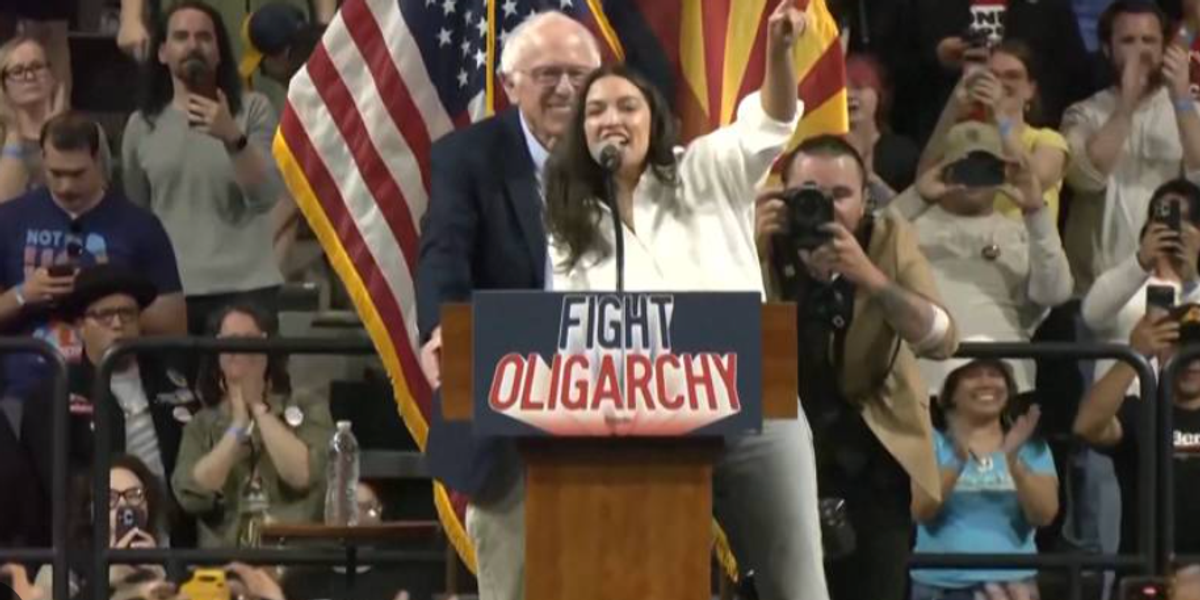 AOC And Bernie Sanders Draw Giant Crowds At 'Fighting Oligarchy ...