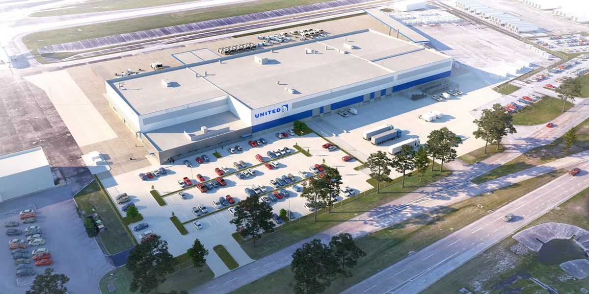 United breaks ground on new facility, opens tech center at IAH ...